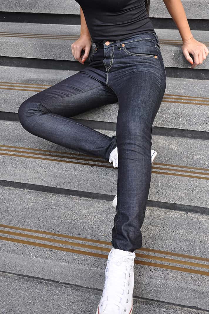 Js906 MoonShine – SimpleAndRaw.com